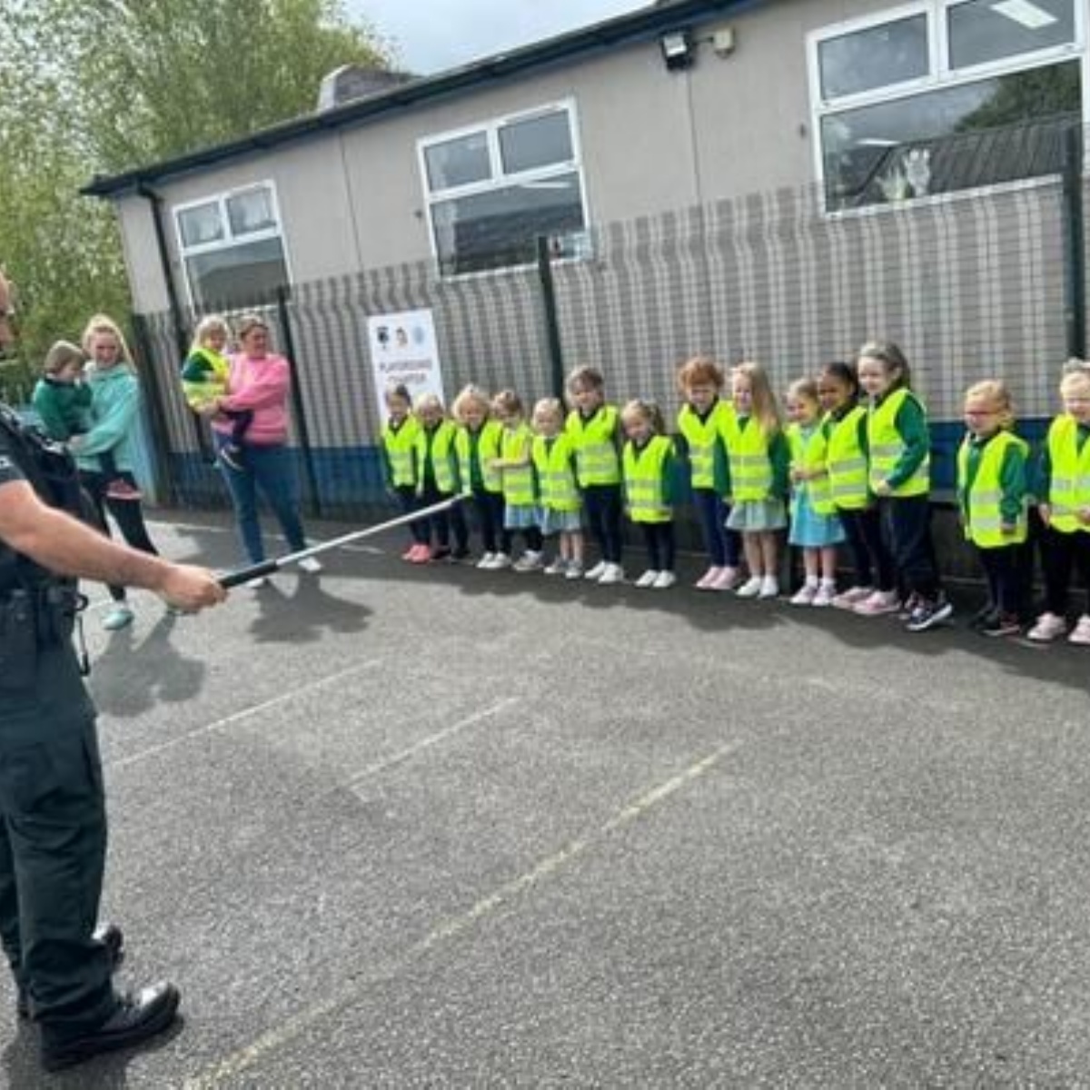 Moneyrea Primary School and Nursery - PSNI Visit to Nursery