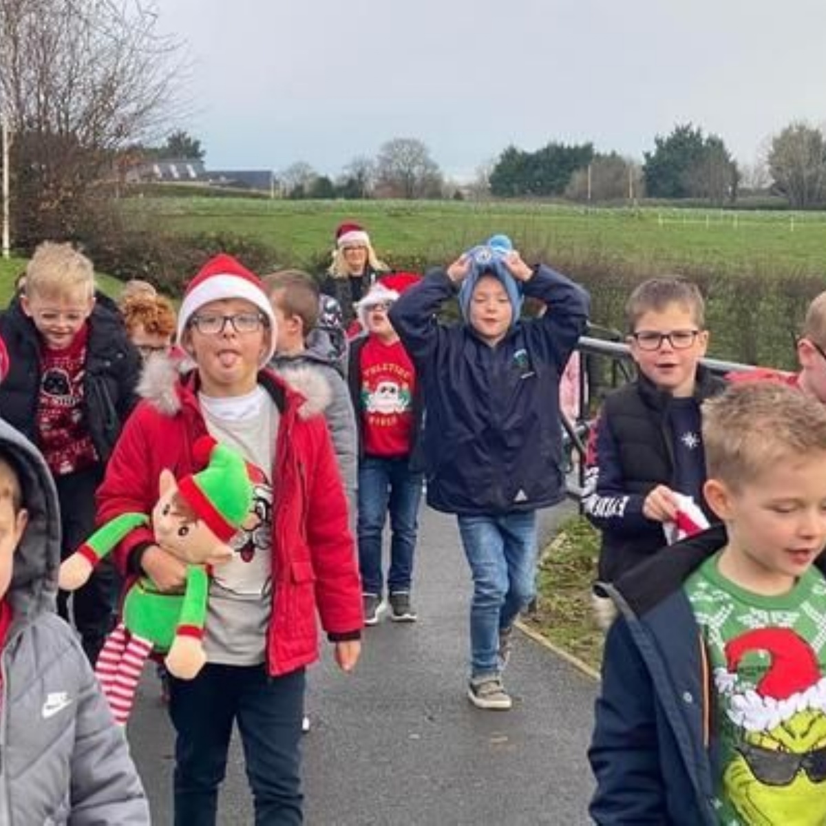 Moneyrea Primary School and Nursery - 🎄 Charity Santa 🎅🏼 Mile 🎄 😎 ...